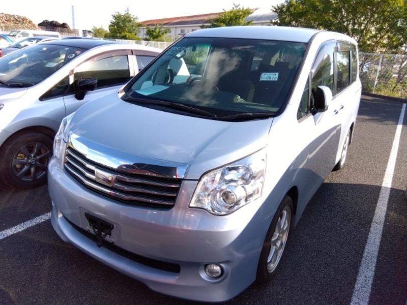 Used 2011 TOYOTA NOAH ZRR70G | SBI Motor Japan
