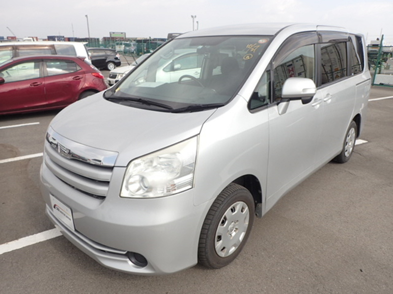 Used 2007 TOYOTA NOAH ZRR70G | SBI Motor Japan