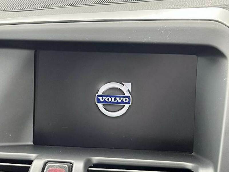 Used 2017 VOLVO XC60 LDA-DD4204TXC | SBI Motor Japan