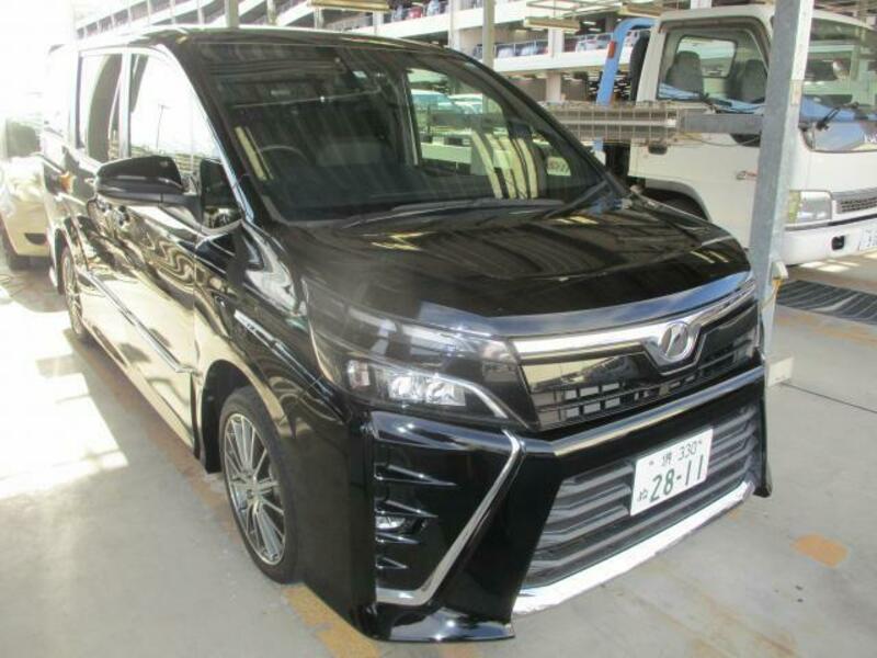 Used 2017 TOYOTA VOXY DBA-ZRR80W | SBI Motor Japan