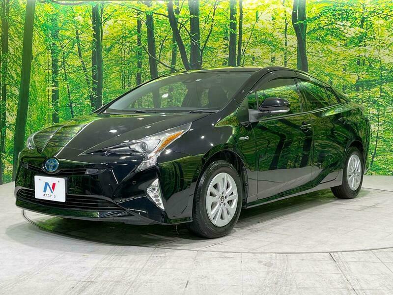 Used 2018 TOYOTA PRIUS ZVW55 | SBI Motor Japan