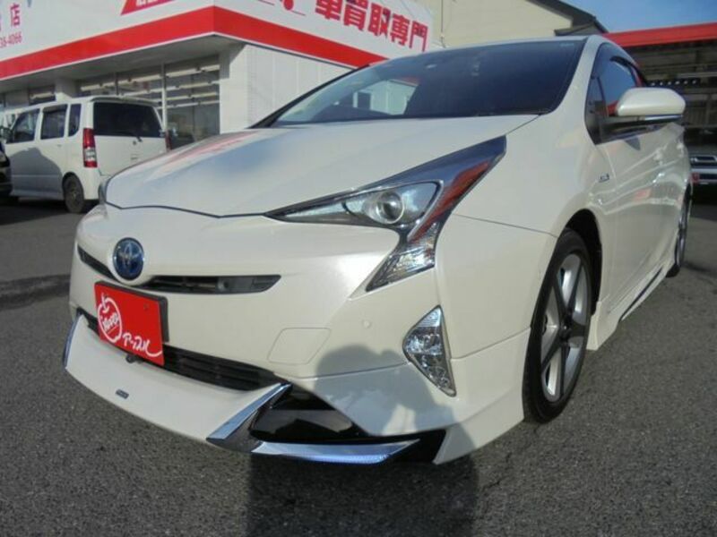 Used 2017 TOYOTA PRIUS ZVW51 | SBI Motor Japan