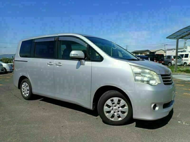 Used 2013 TOYOTA NOAH ZRR70G | SBI Motor Japan