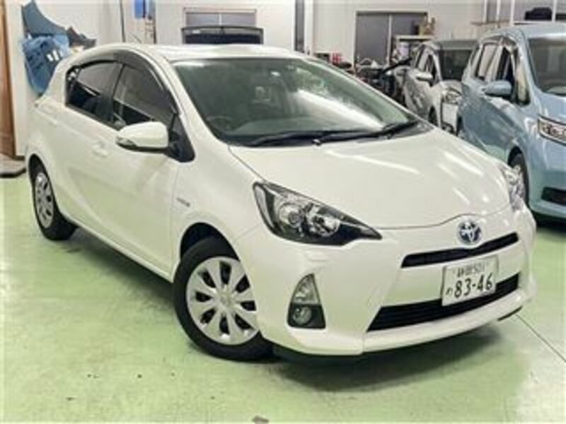 Used 2014 TOYOTA AQUA NHP10 | SBI Motor Japan
