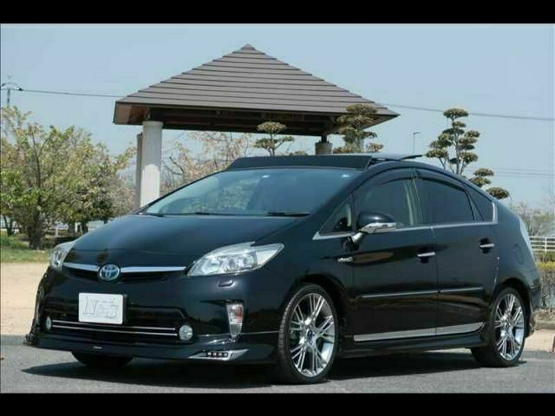 Used 2013 TOYOTA PRIUS ZVW30 | SBI Motor Japan