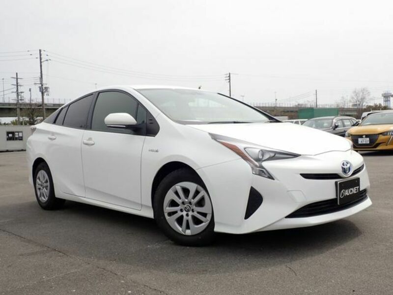Used 2016 TOYOTA PRIUS ZVW50 | SBI Motor Japan