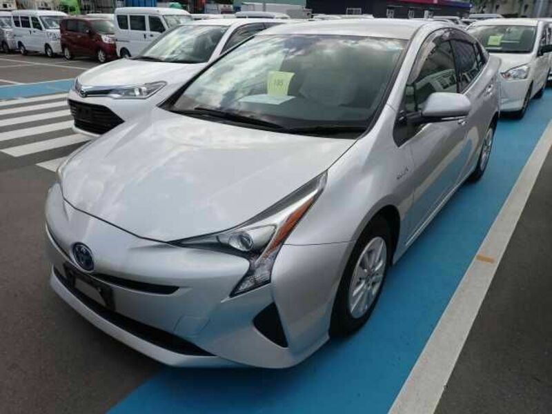 Used 2018 TOYOTA PRIUS ZVW50 | SBI Motor Japan
