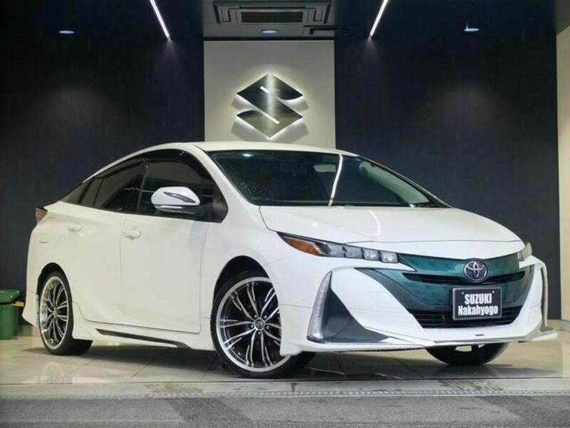 Used 2017 TOYOTA PRIUS PHV ZVW52 | SBI Motor Japan