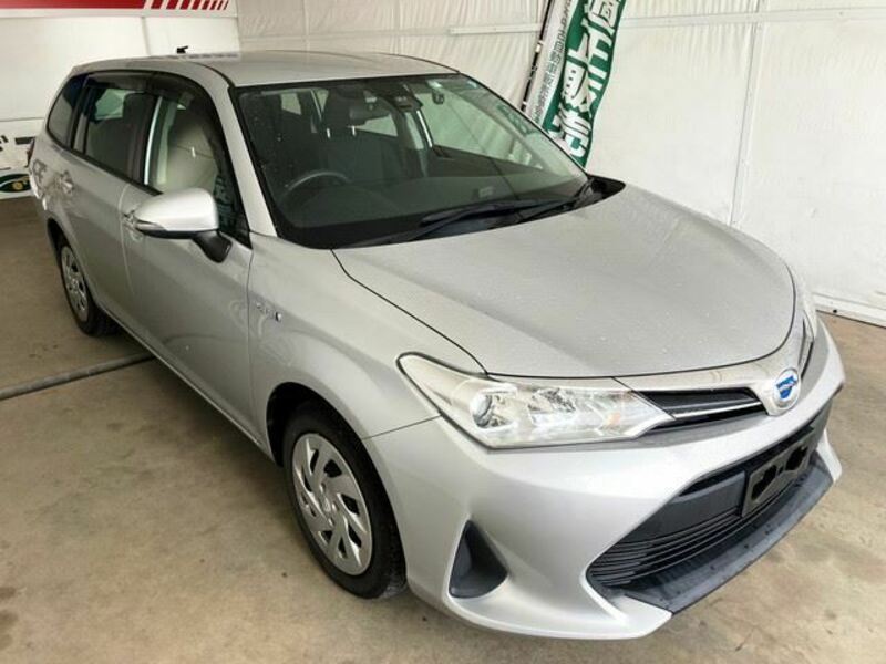 Used 2018 TOYOTA COROLLA FIELDER NKE165G | SBI Motor Japan