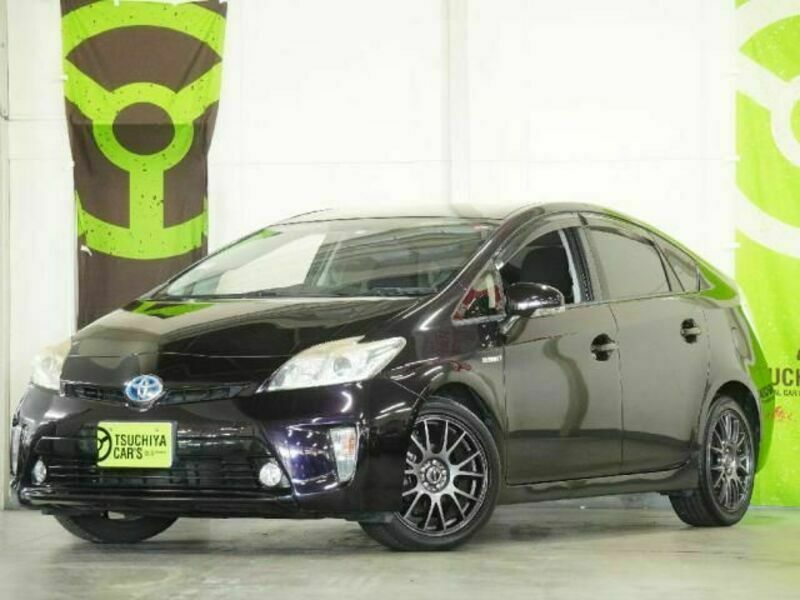 Used 2013 TOYOTA PRIUS ZVW30 | SBI Motor Japan