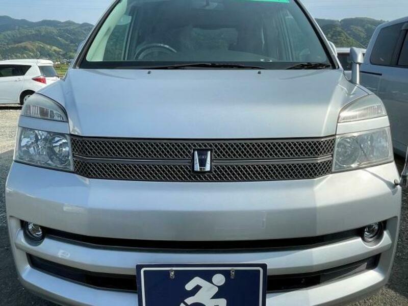 Used 2006 TOYOTA VOXY DBA-AZR65G | SBI Motor Japan