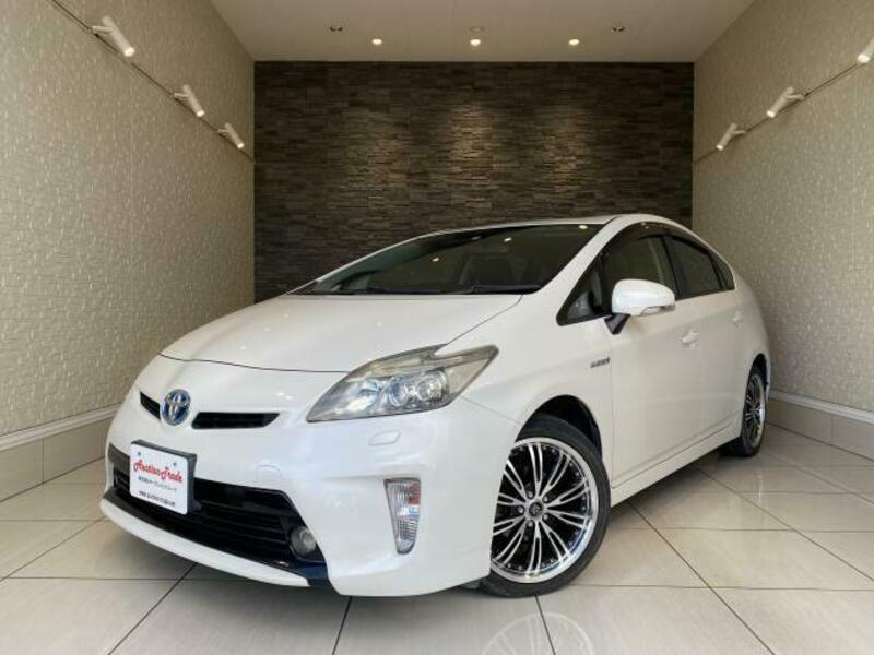 Used 2013 TOYOTA PRIUS ZVW30 | SBI Motor Japan