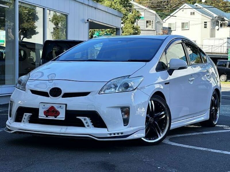 Used 2015 TOYOTA PRIUS ZVW30 | SBI Motor Japan