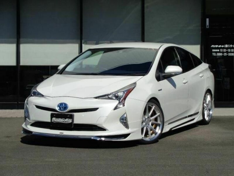 Used 2018 TOYOTA PRIUS ZVW50 | SBI Motor Japan