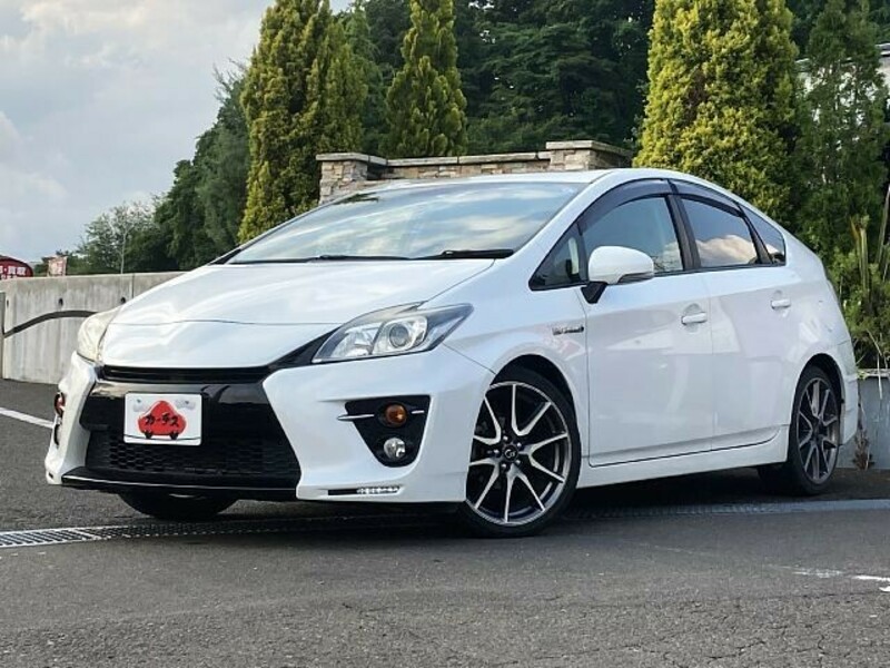Used 2013 TOYOTA PRIUS ZVW30 | SBI Motor Japan
